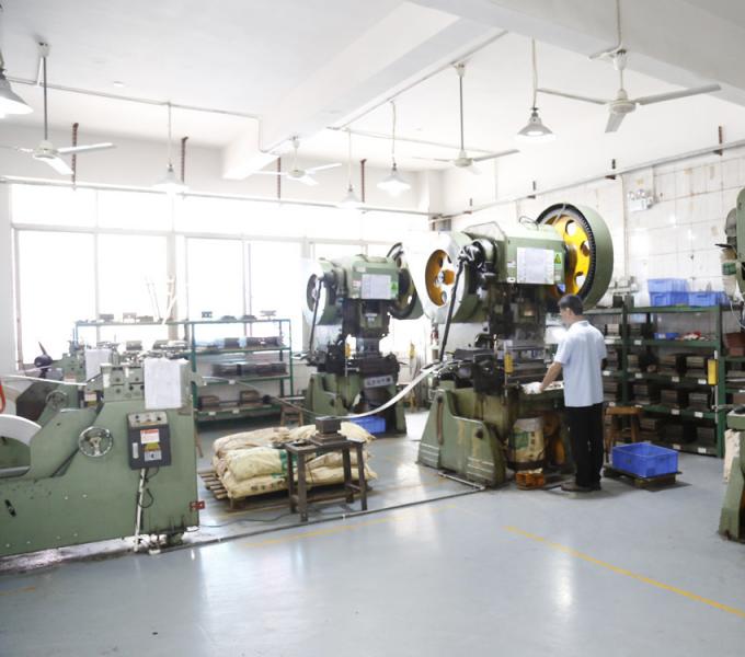 China Shenzhen Longyuan Lock Industry Co., Ltd. factory production line